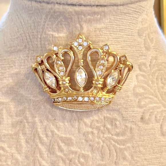 Avon | Jewelry | Vintage Kjl For Avon Crown Brooch Signed Kenneth Jay ...